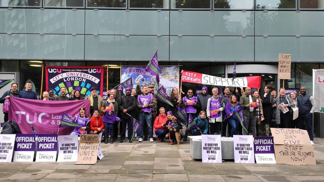 University staff in London vote to strike over ‘ludicrously low’ pay ...